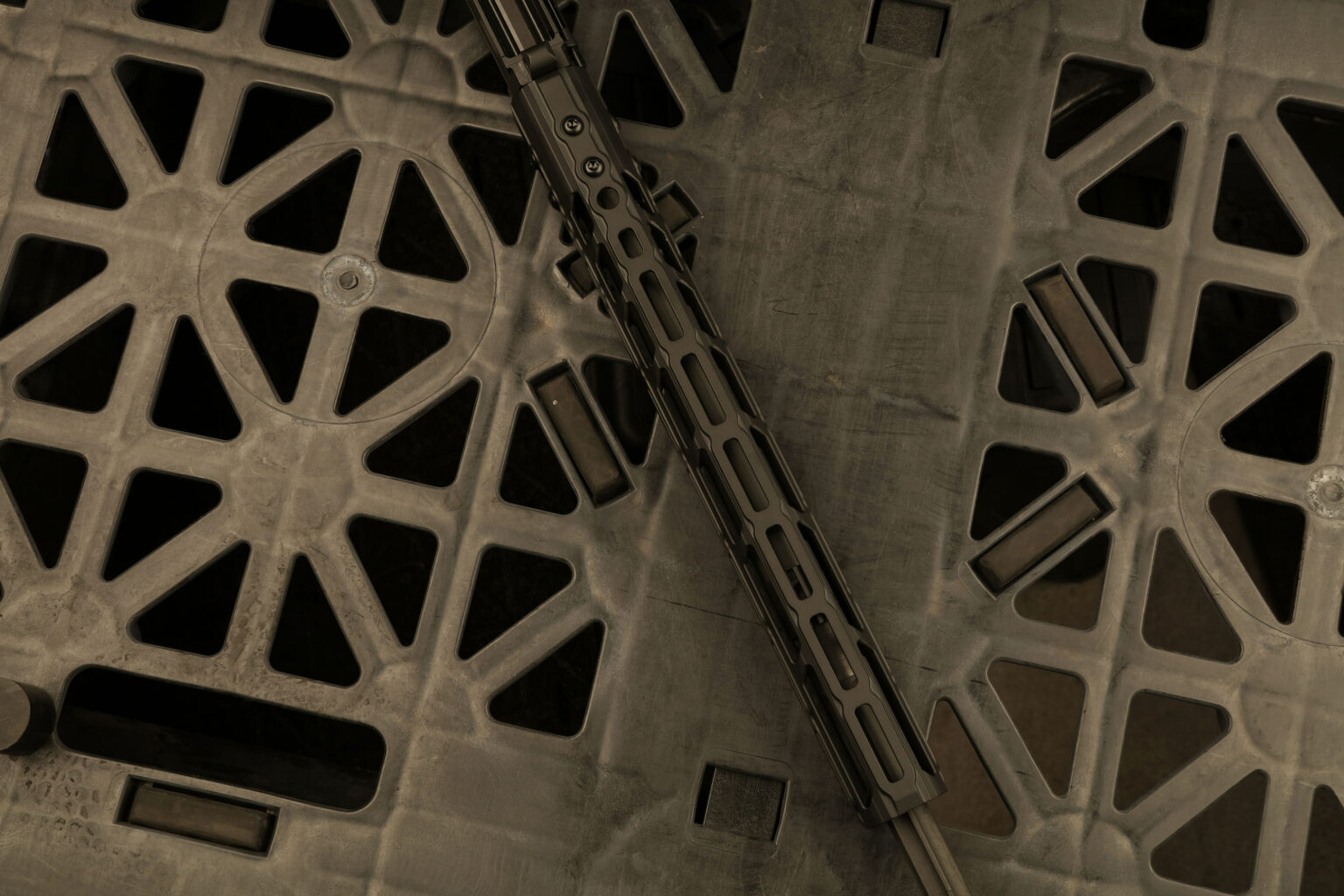 V Seven Magnesium Hyper-Light M-LOK Handguard AR15 - UN12Magazine