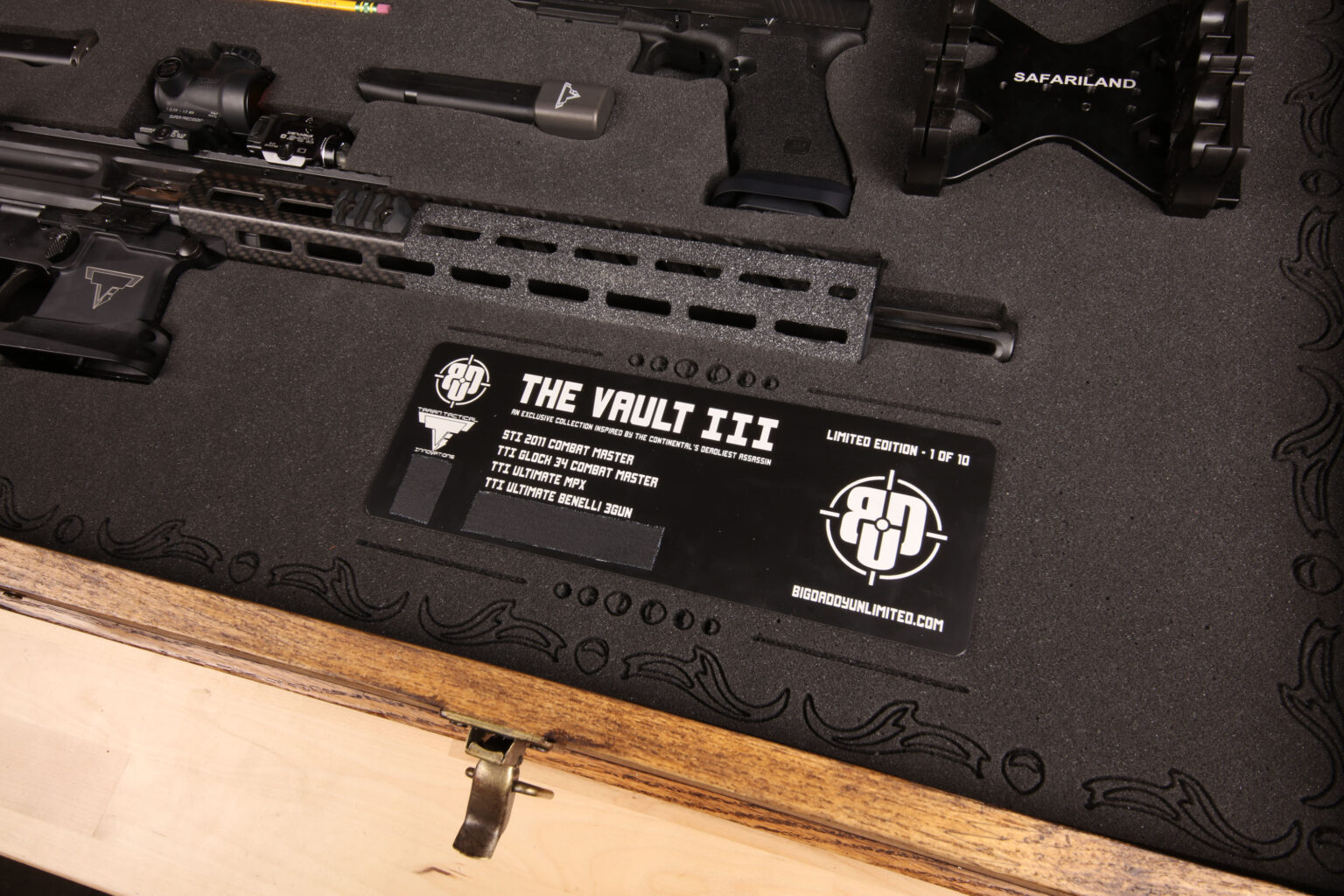 “John Wick III” Vault Guns - UN12Magazine