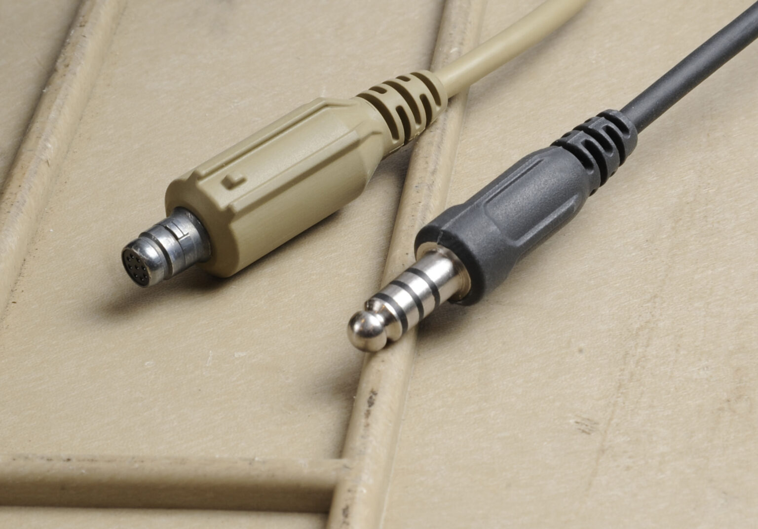 Ops-Core AMP Communication Headset - UN12Magazine