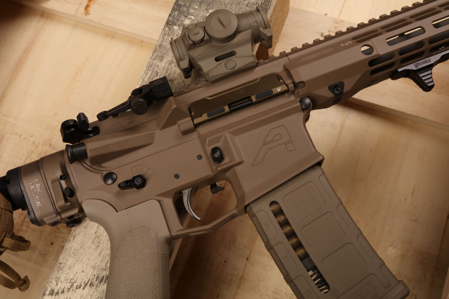 Aero Precision M4E1 Builder Set - UN12Magazine