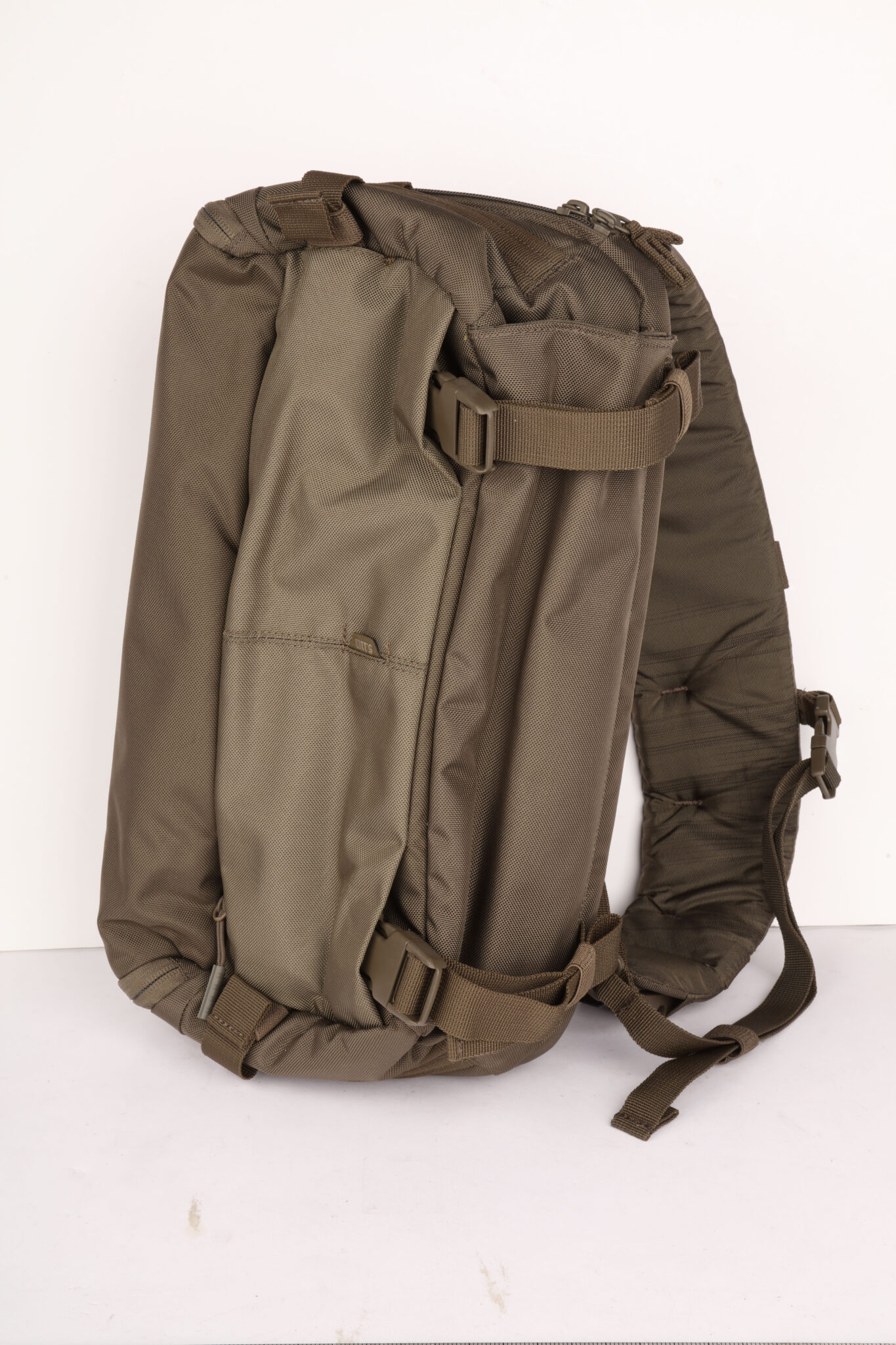 511 Tactical - LV10 Sling Pack 13L - UN12Magazine