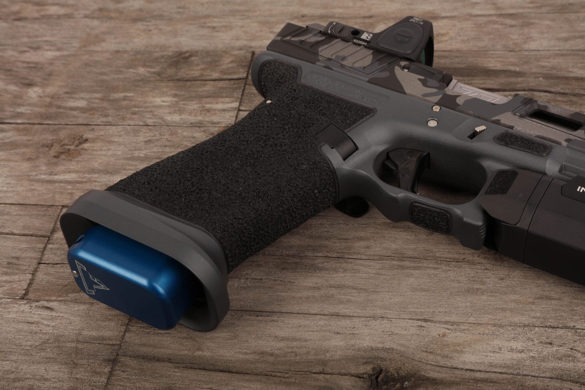 Custom Glock 17 - Gen 3 - UN12Magazine