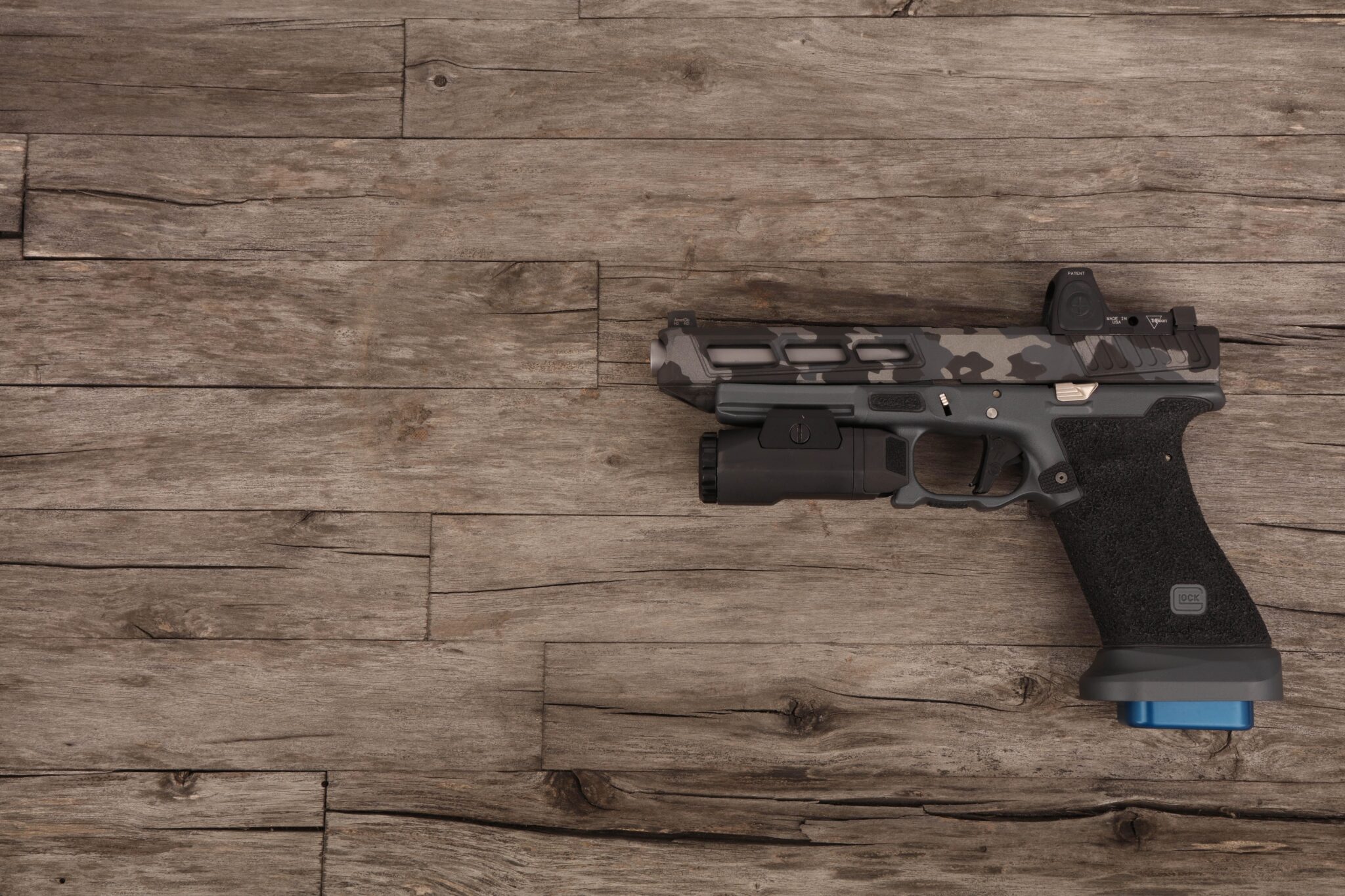 Custom Glock 17 - Gen 3 - UN12Magazine