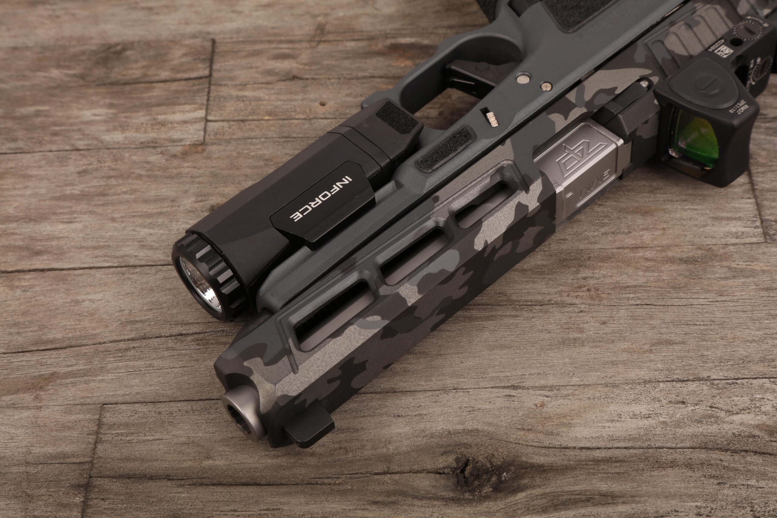 Custom Glock 17 - Gen 3 - UN12Magazine