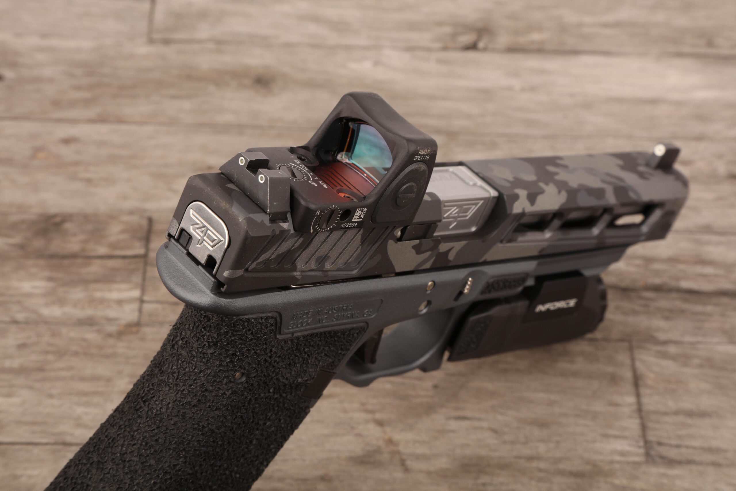 Custom Glock 17 - Gen 3 - UN12Magazine