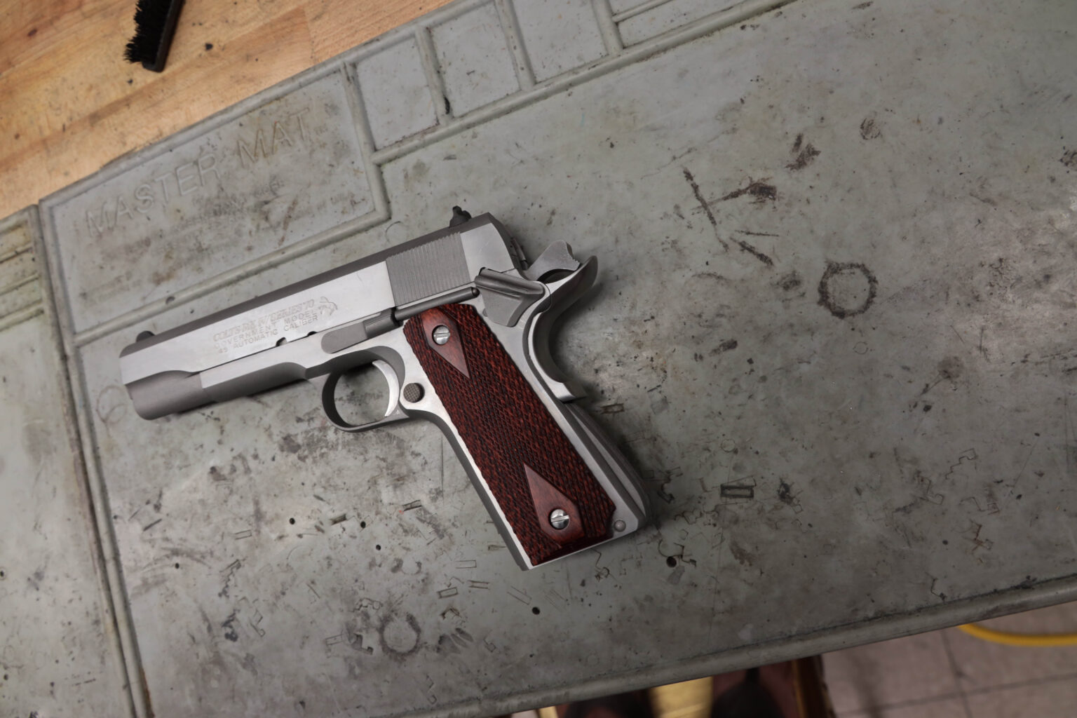 Anybody here running a spur hammer with their upswept beavertail? Lets ...