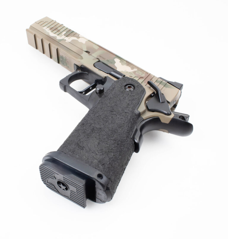 Triarc TRI-11 - UN12Magazine