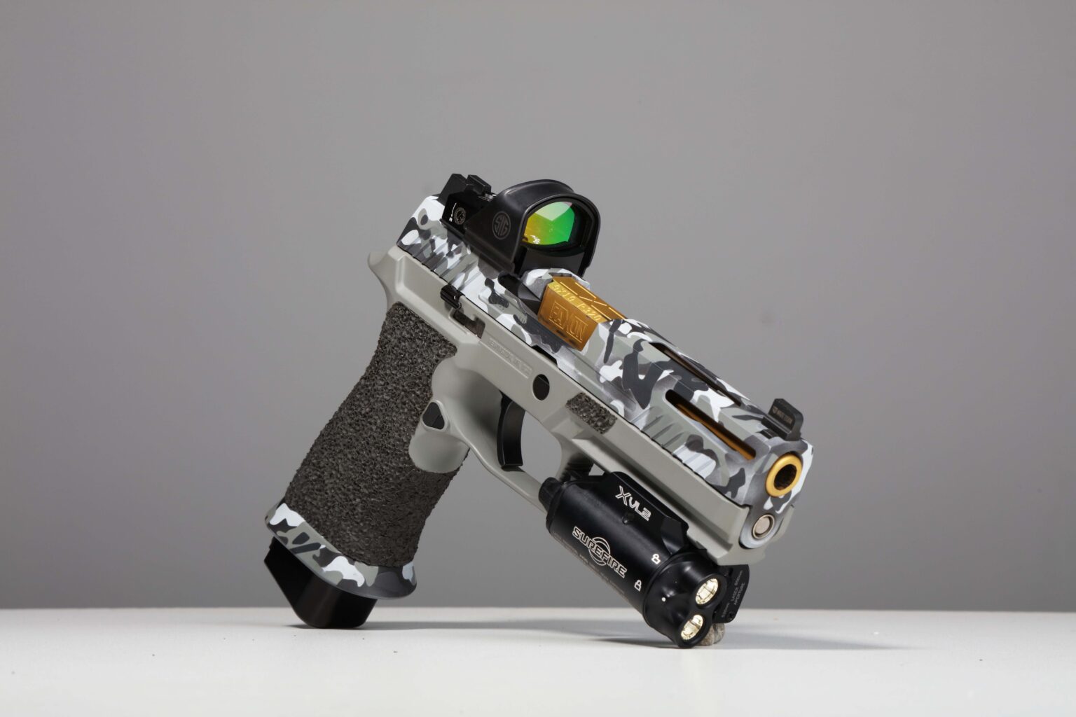 Customized SIG Sauer P320 - UN12Magazine