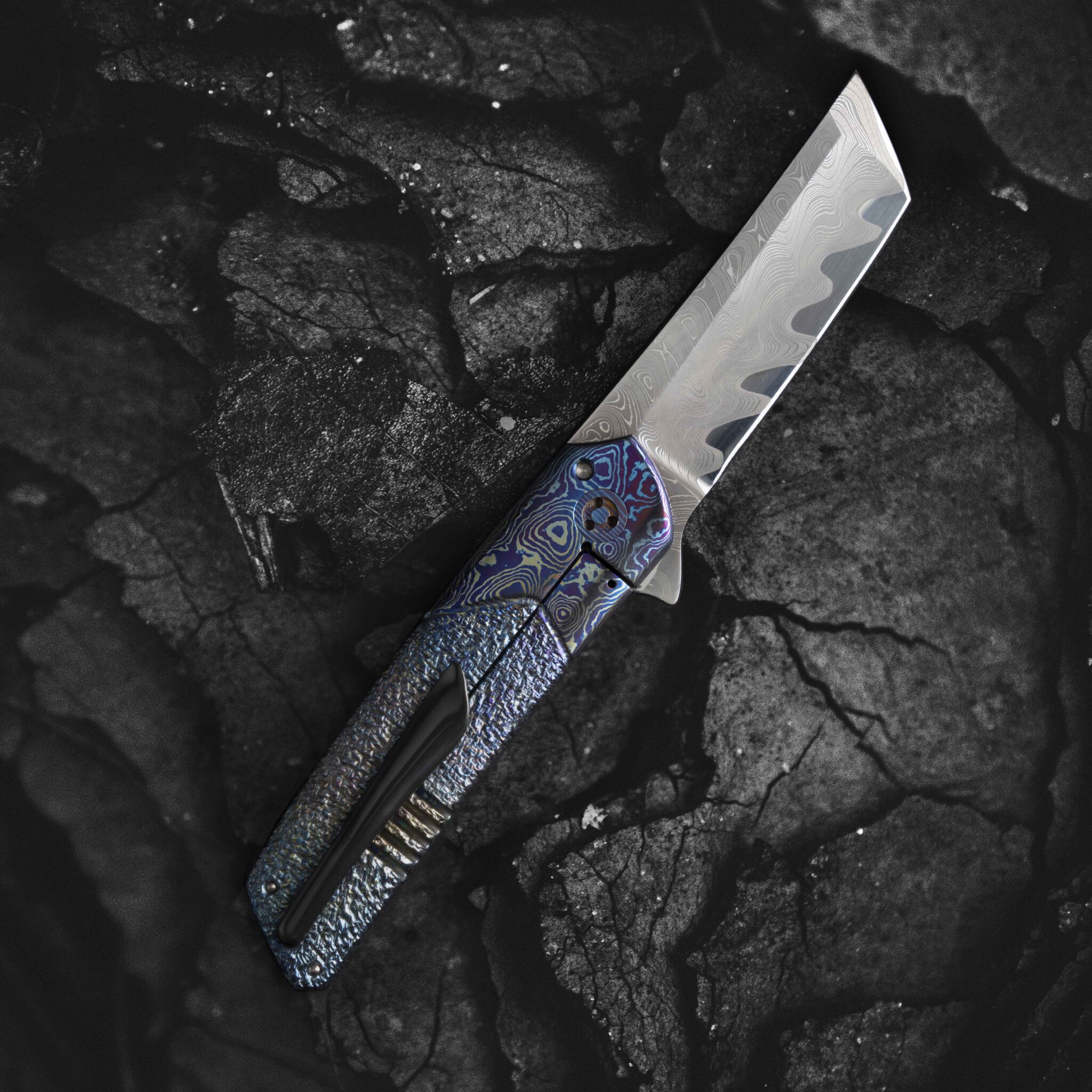 Custom Knife - UN12Magazine