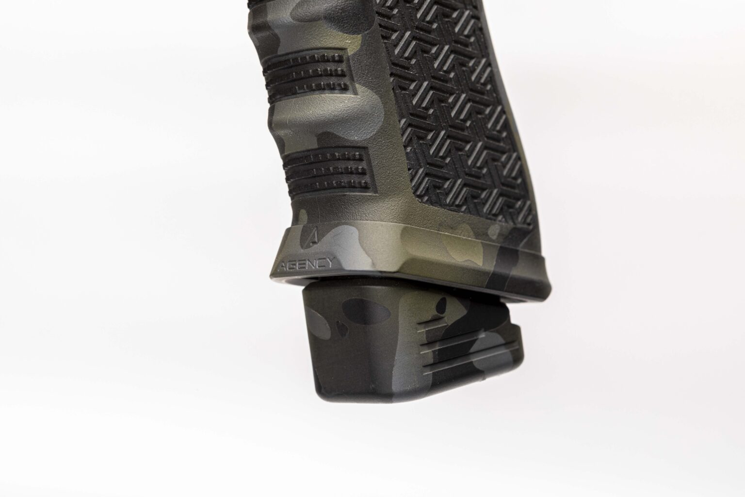 Dueling Glocks - UN12Magazine