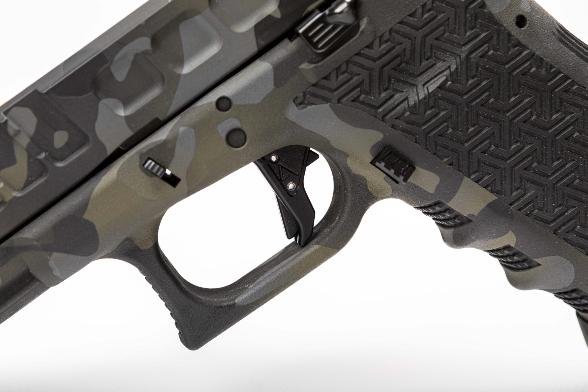 Dueling Glocks - UN12Magazine