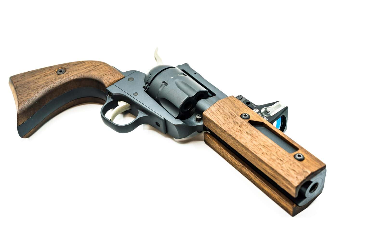 Red-Dot Ruger Blackhawk - UN12Magazine