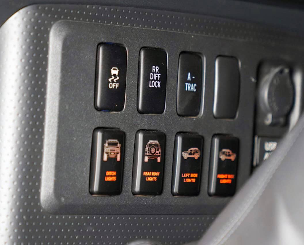 Toyota FJ Cruiser - UN12Magazine